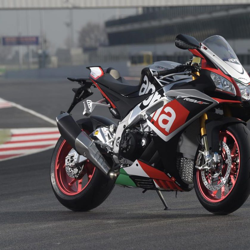 Test Ride Aprilia: V4 on track-News- Moto.Motori.Net